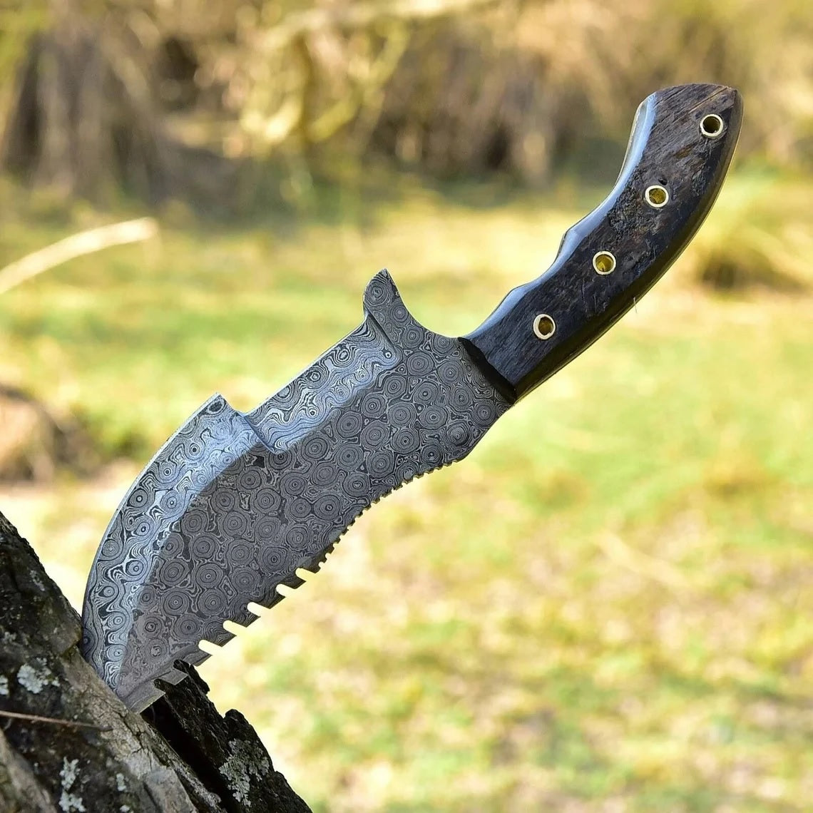 Knife from the Movie Hunted – 10" Damascus Steel with Sheep Horn Handl ...